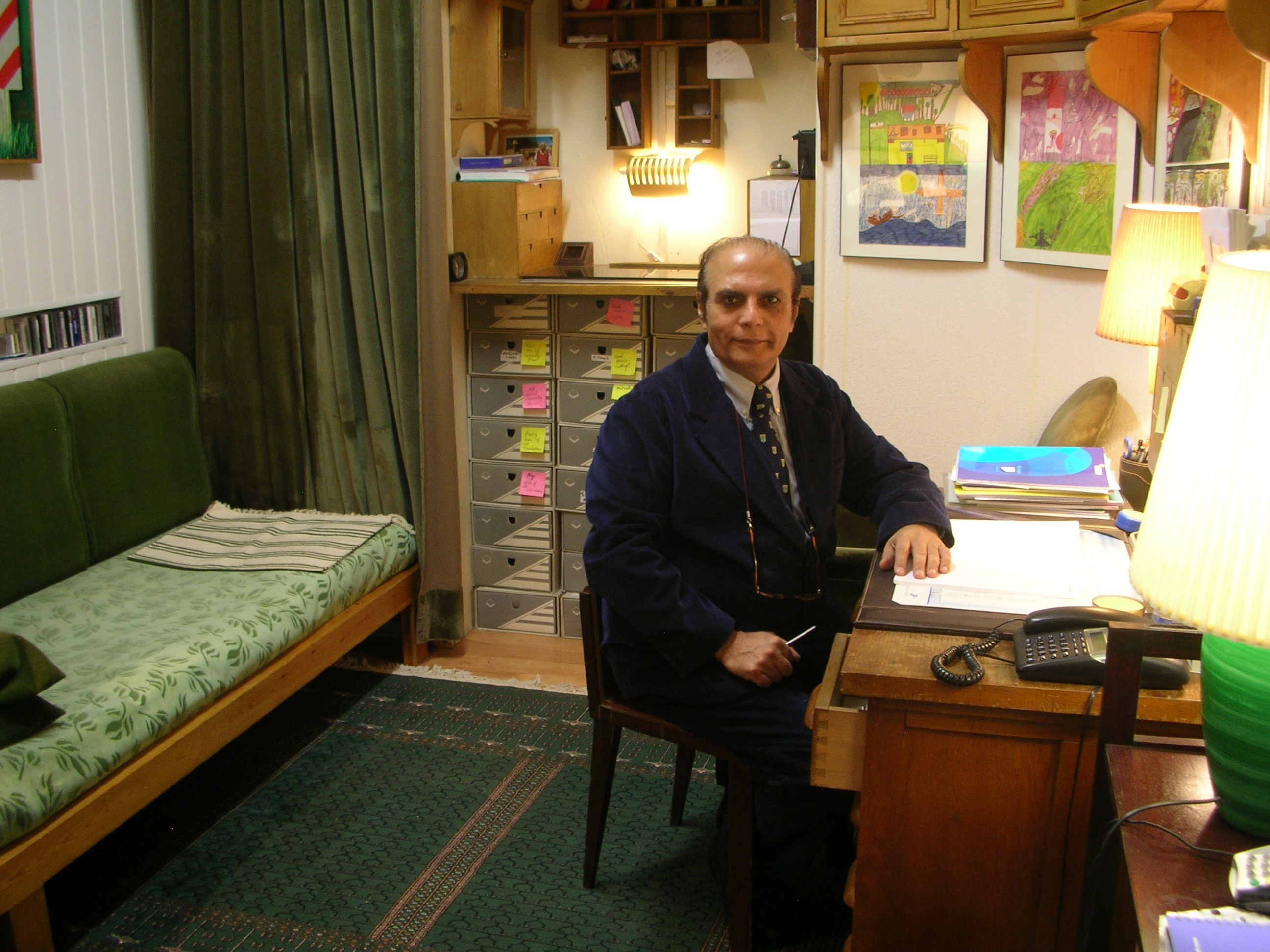Harbans Nagpal, psy à Paris